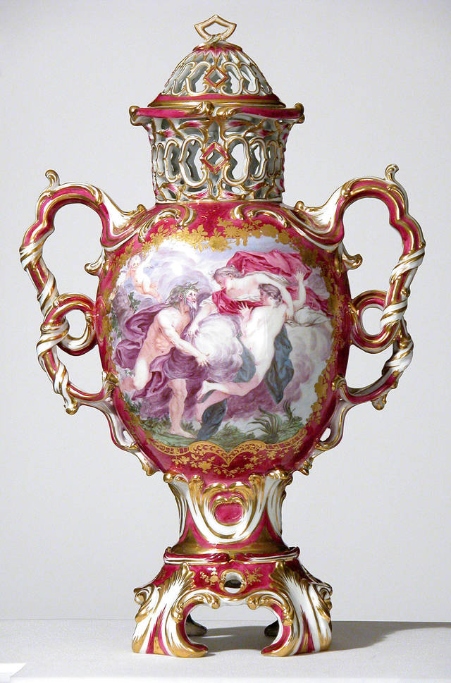 Garnitures: Vase Sets from National Trust Houses - Display · V&A