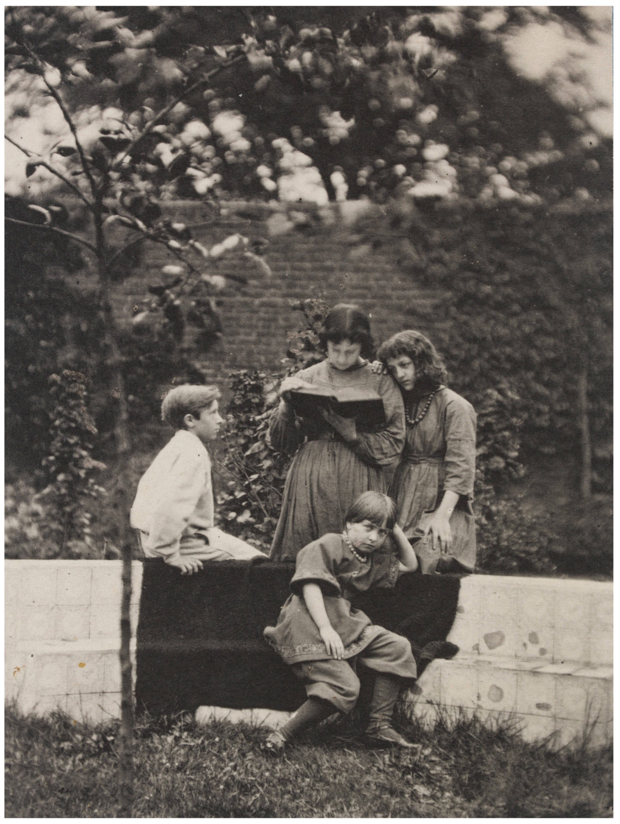 Frederick Hollyer – Explore the Collections · V&A