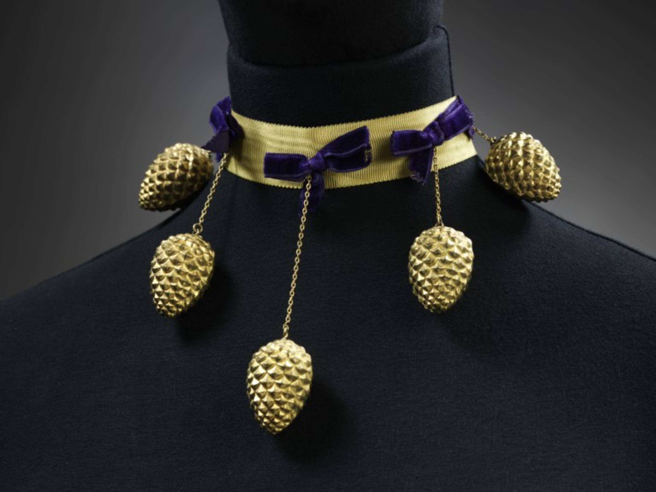 Elsa Schiaparelli – Explore the Collections · V&A