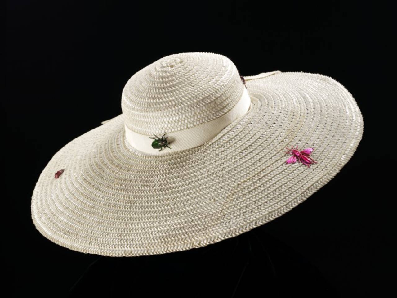 Elsa Schiaparelli – Explore the Collections · V&A