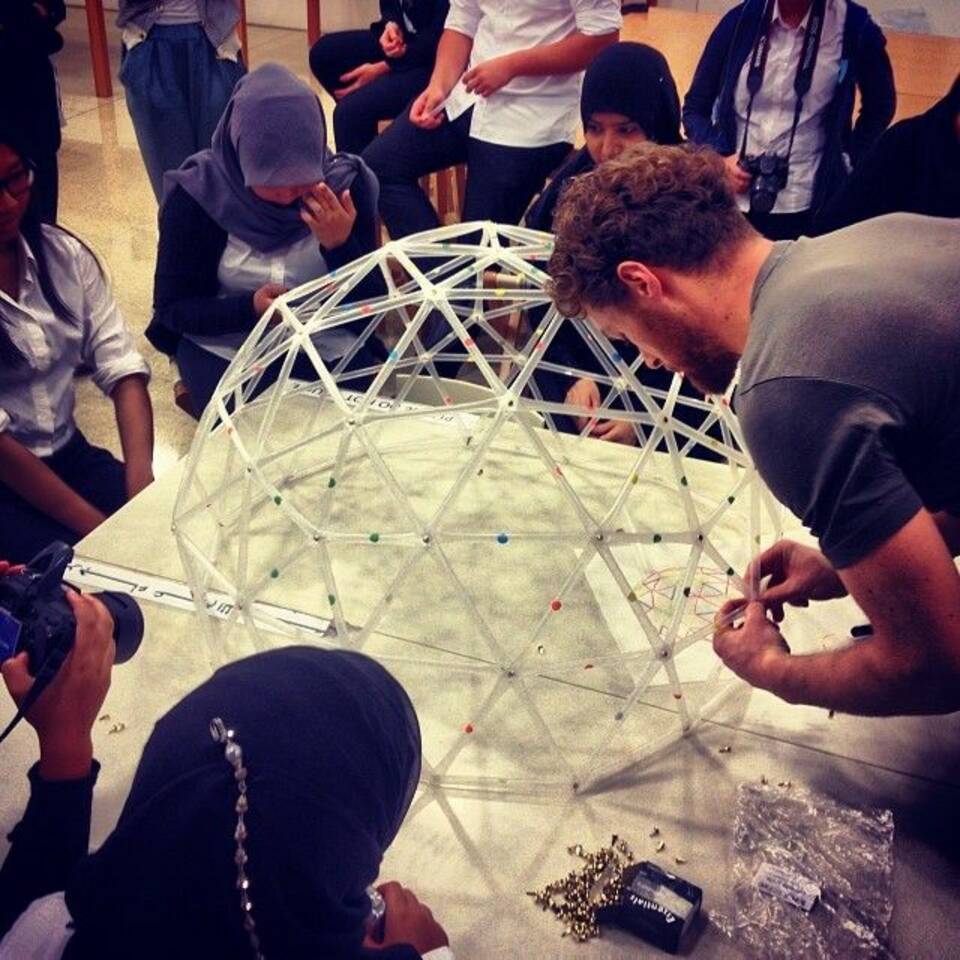 Drop-in Design: Shapes and Structures - Workshop at V&A South ...