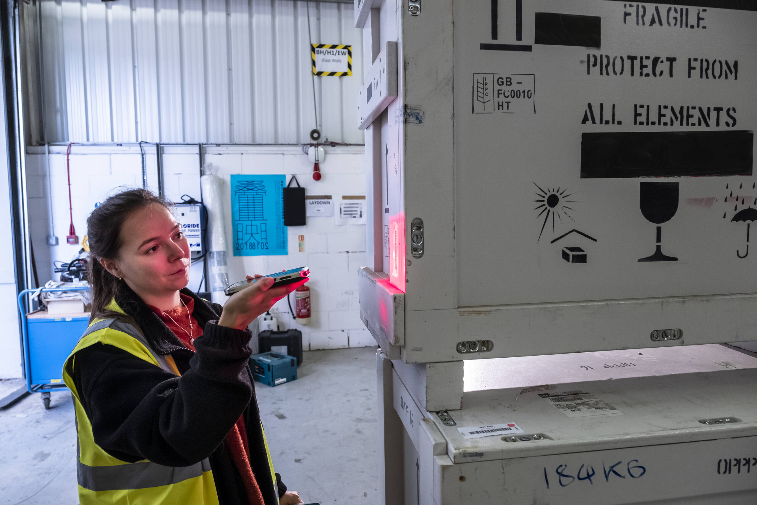 Courier training: getting it there in one piece - V&A Academy Course at ...