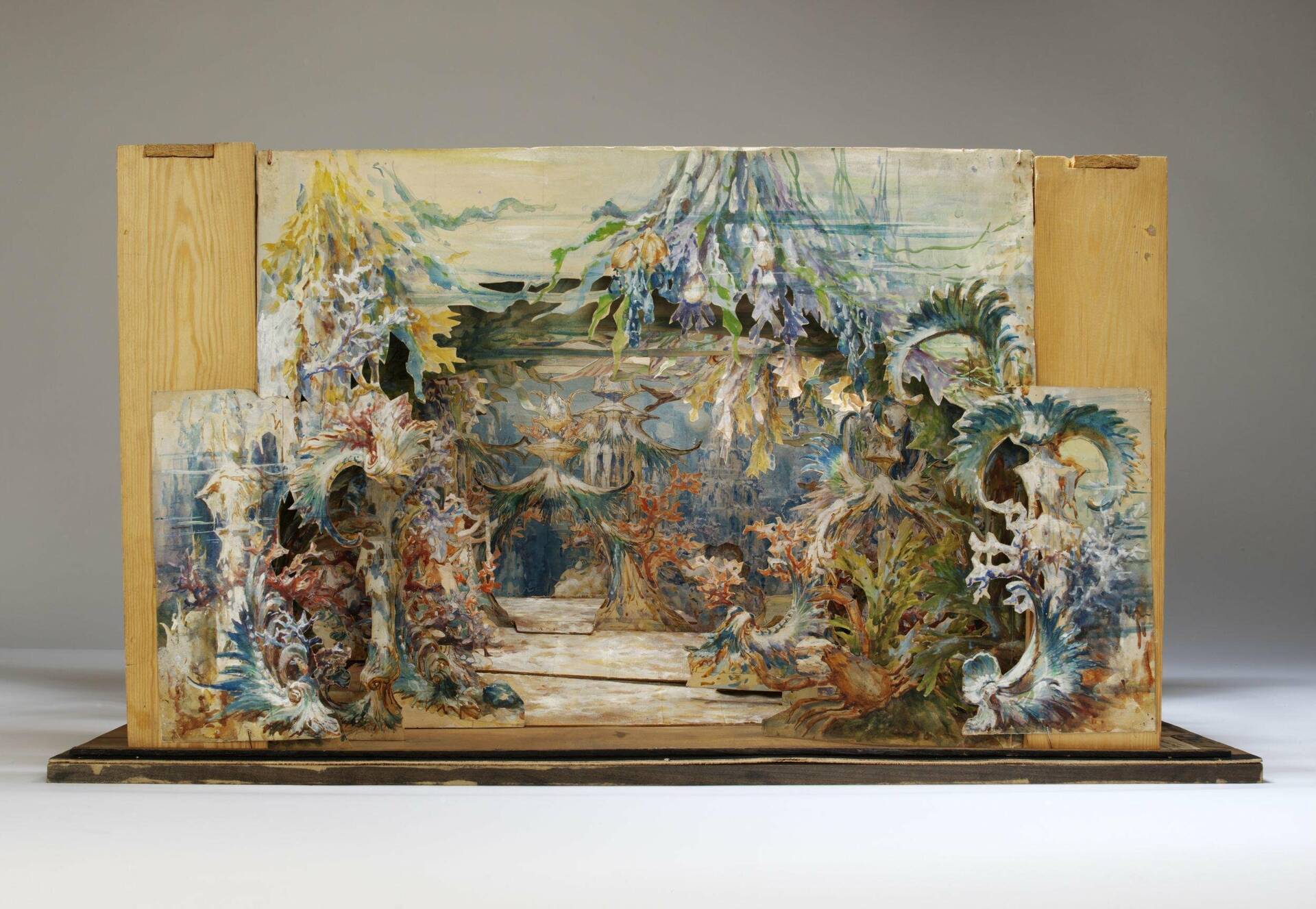 Explore the Collections · V&A