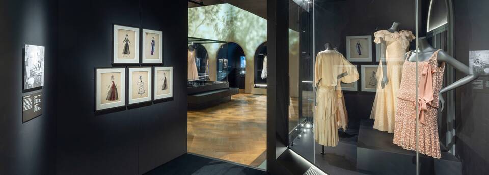 Curating Fashion and Dress - V&A Academy Course at Online · V&A