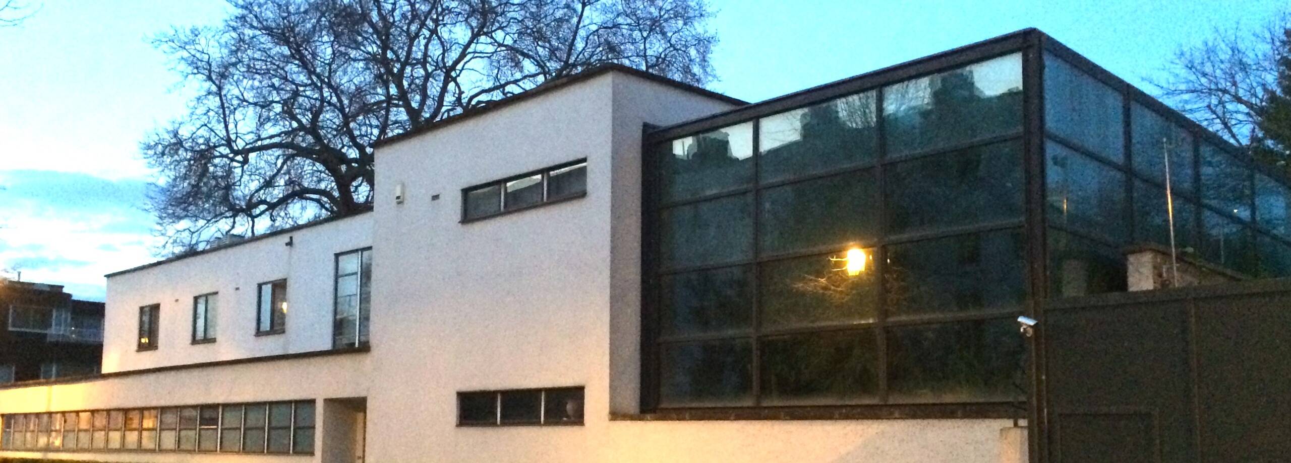 Iconic Houses: Modern London - V&A Academy Course at Online · V&A