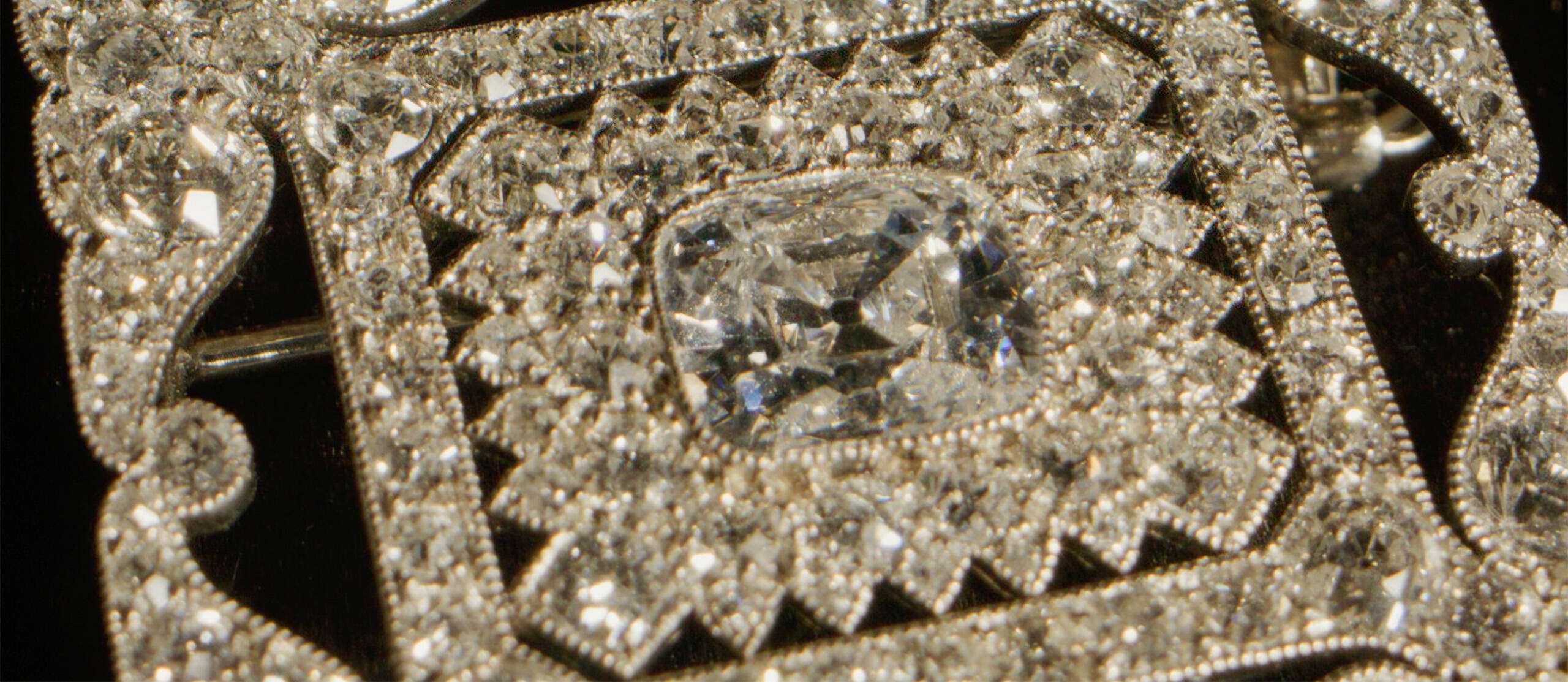 A history of jewellery · V&A