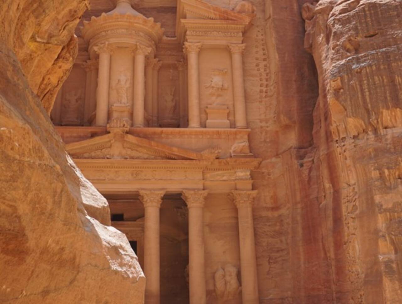 Lessons from Petra: Protecting the past, shaping the future - Talk at V ...