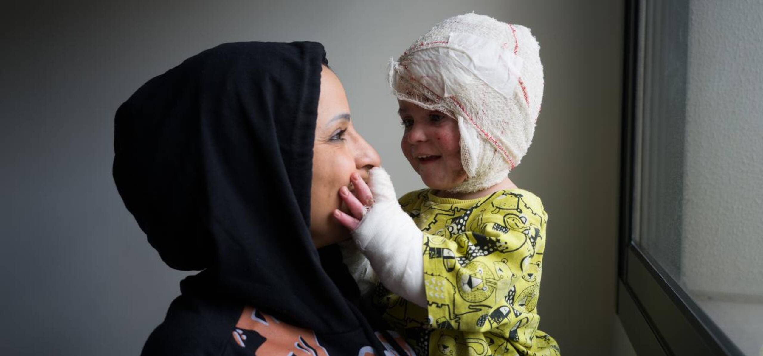 Giles Duley: Photography, pop culture, and the legacy of war - Talk at ...