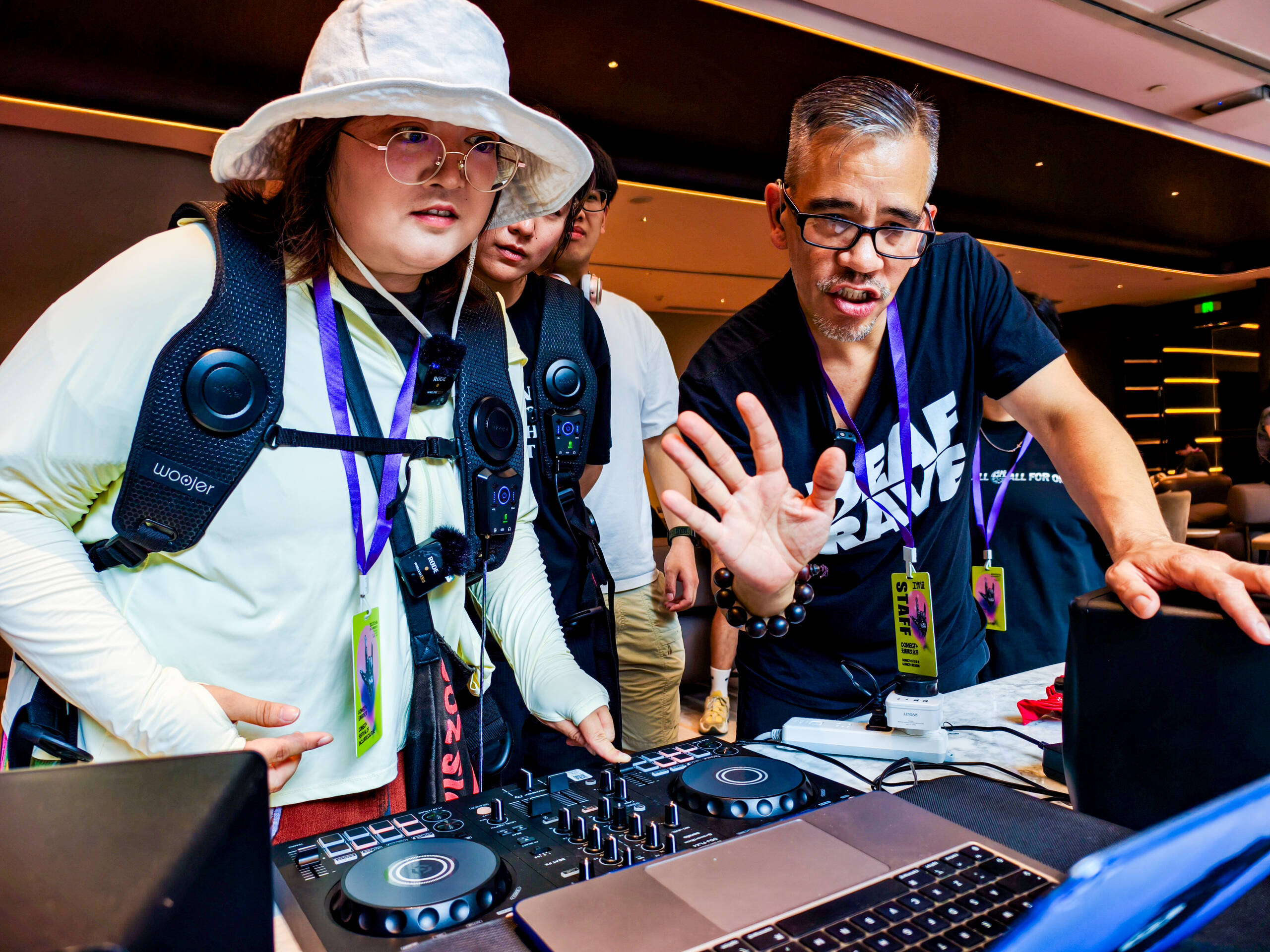 DJ with Deaf Rave - Workshop at V&A South Kensington · V&A